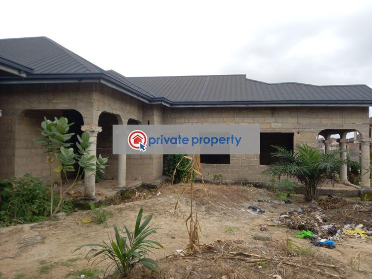 10 bedroom House For Sale asenua After Anwiaa Meduma. Kumasi ...