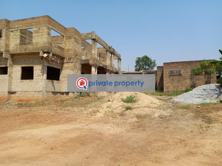 10 bedroom House For Sale trede on Santasi Road. Kumasi Metropolitan ...