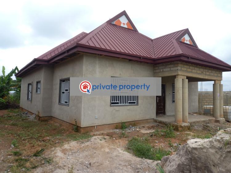3 bedroom House For Sale trede on Santasi Road. Kumasi Metropolitan ...