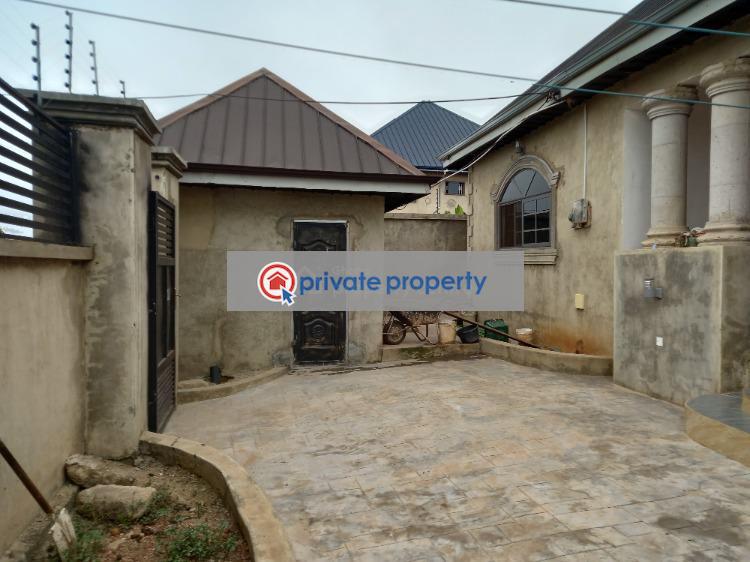 5 bedroom House For Sale trede Mpatasie On Santasi Road Kumasi ...