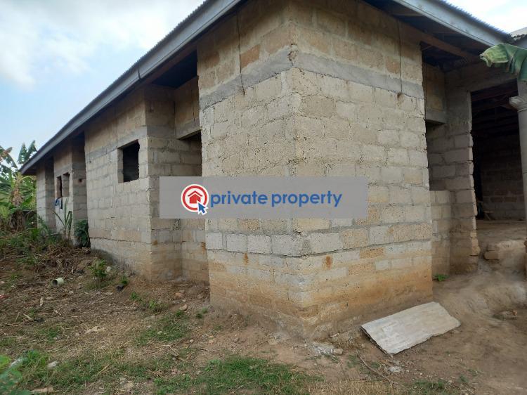 6 bedroom House For Sale trede on Santasi Road. Kumasi Metropolitan ...