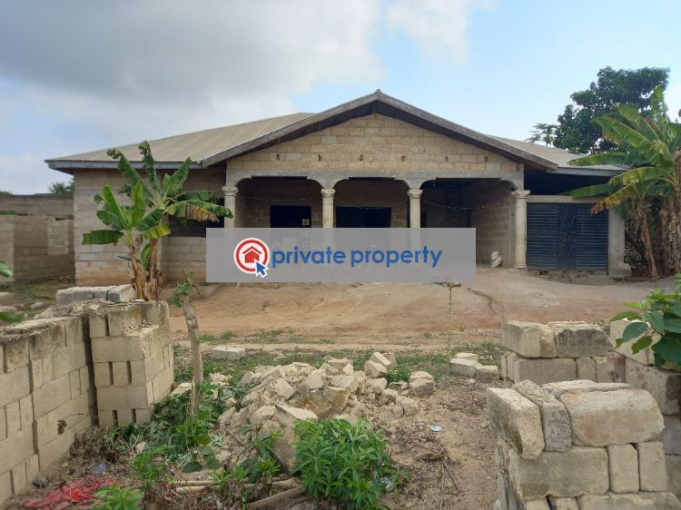 6 bedroom House For Sale trede on Santasi Road. Kumasi Metropolitan ...
