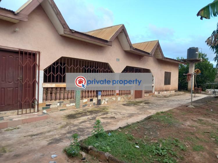 6 bedroom House For Sale trede on Santasi Road. Kumasi Metropolitan ...
