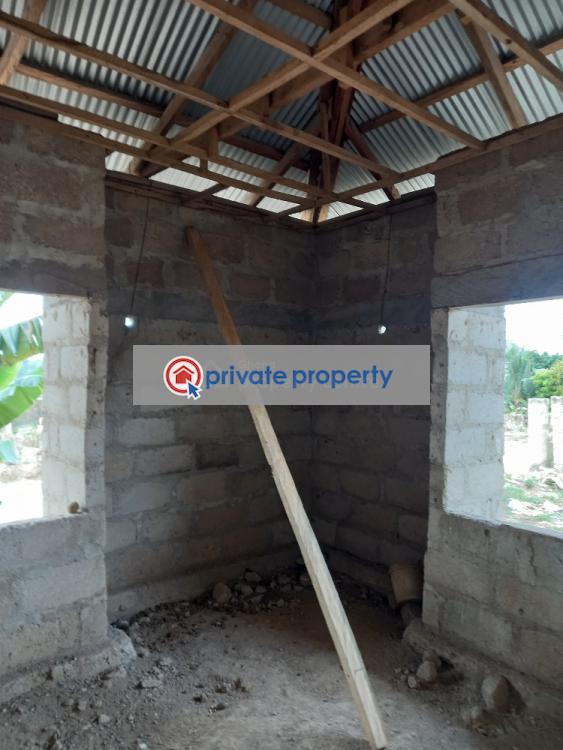 6 bedroom House For Sale trede on Santasi Road. Kumasi Metropolitan ...