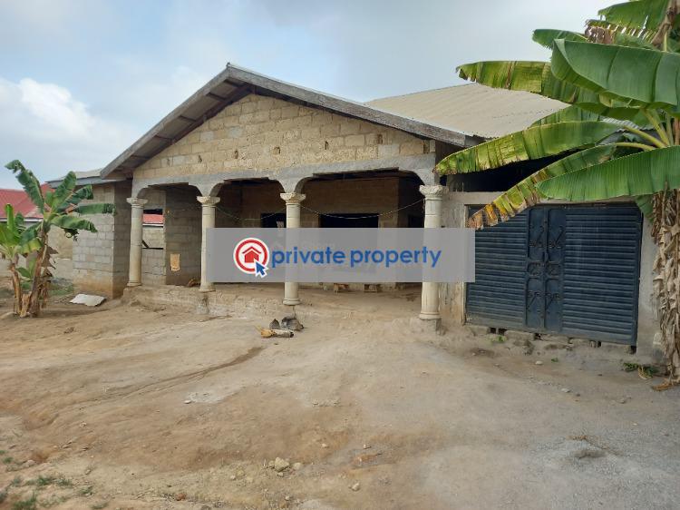 6 bedroom House For Sale trede on Santasi Road. Kumasi Metropolitan ...