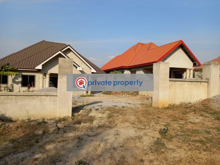 8 bedroom House For Sale trede Santasi/ Anwiankwanta Road Kumasi ...