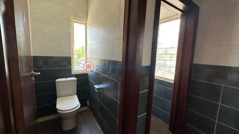 4 bedroom Restaurant / Bar For Rent Osu Papaye Osu Road Accra (PID ...