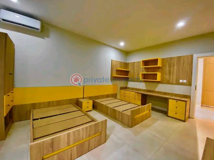 5 bedroom Townhouse For Sale East Airport Airport Residential Area ...