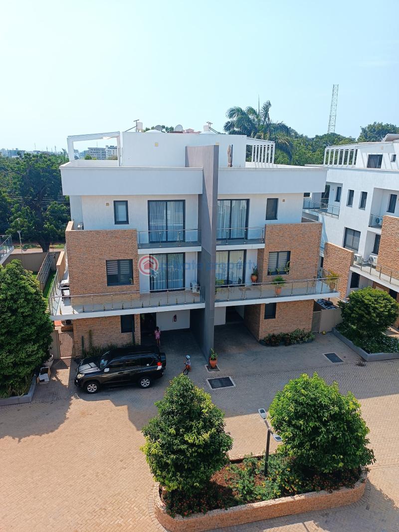 5 bedroom Townhouse For Sale North Ridge Accra (PID: 0PAENP) | Private ...