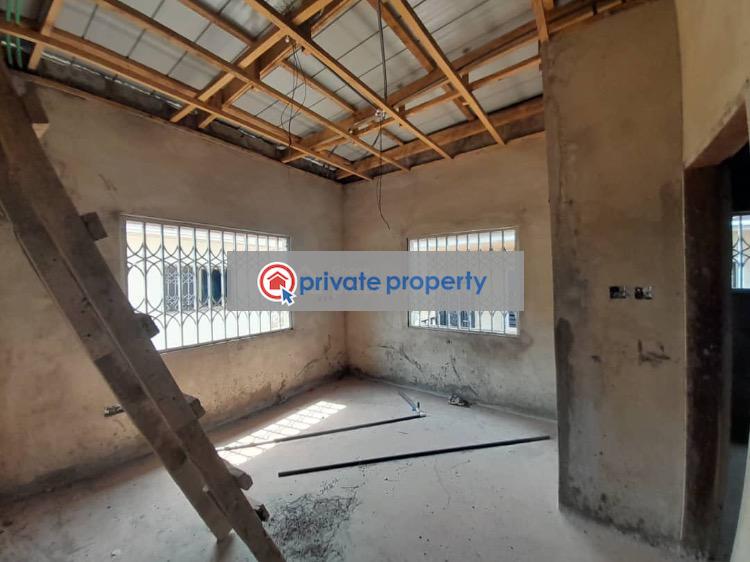 5 bedroom Detached Duplex For Sale valley View University Adenta Adenta ...